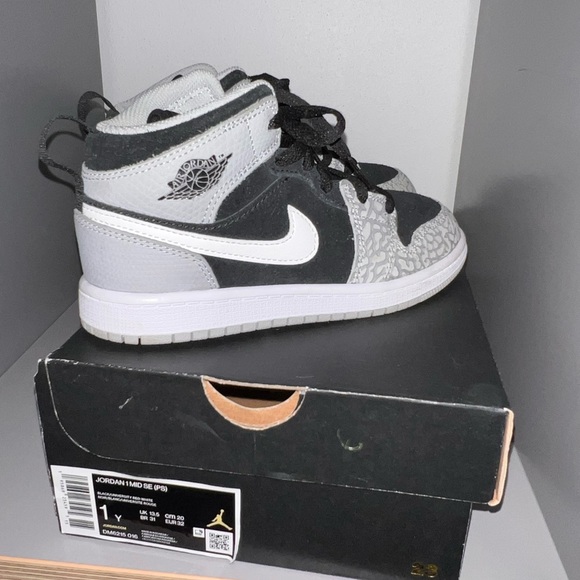 Jordan | Shoes | Jordan Mid Se Size 1 Youth | Poshmark